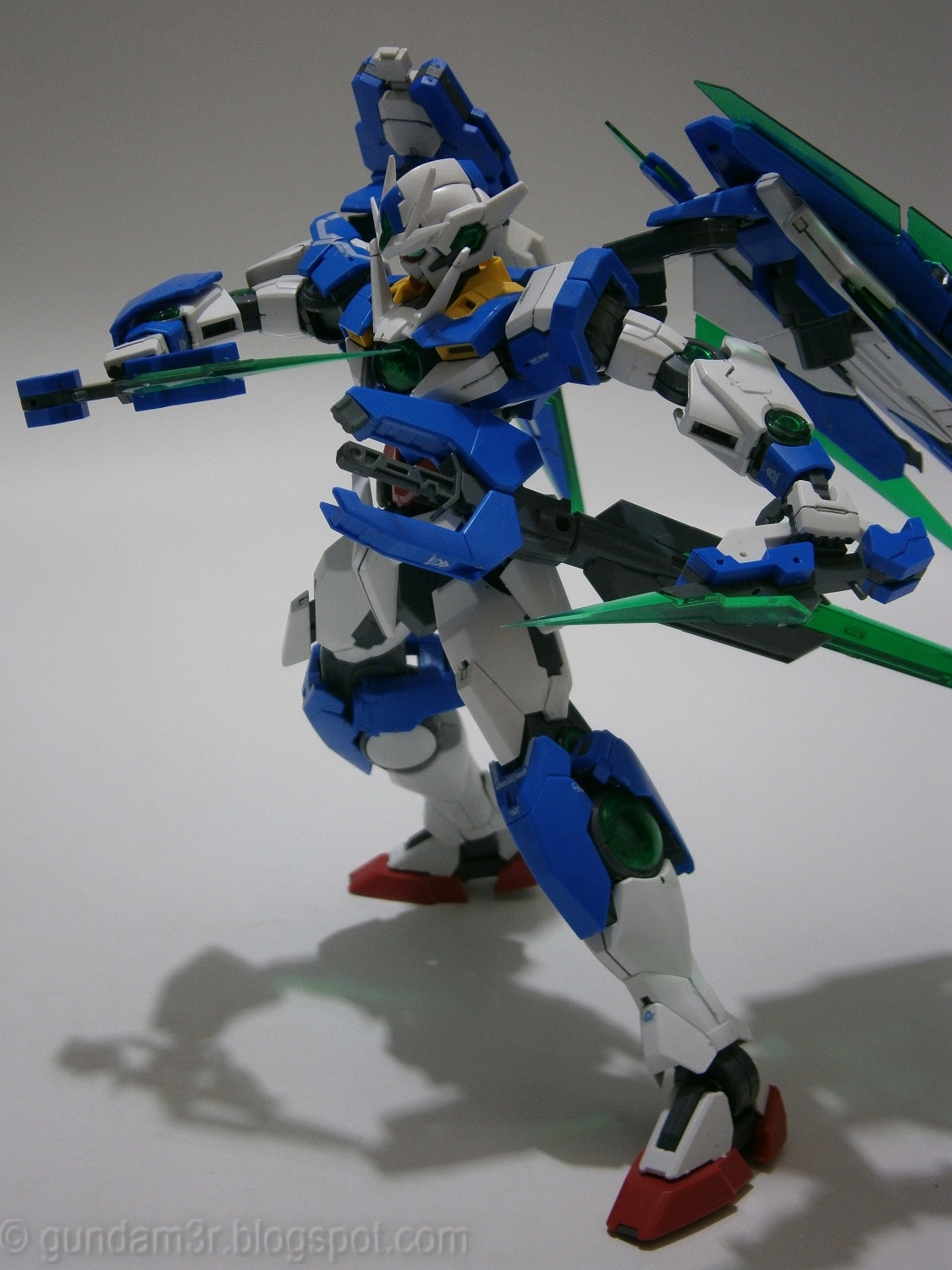 Add On: GN Sword IV Full Saber for Gundam 00 Quanta MG Review Part 2