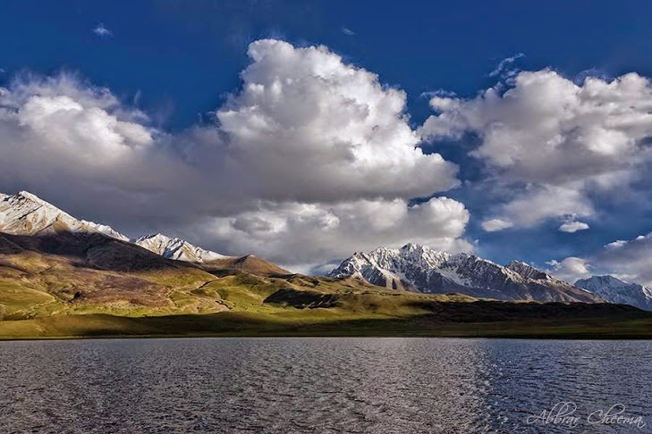 Mindblowing Planet Earth: The beauty of Shandur lake!