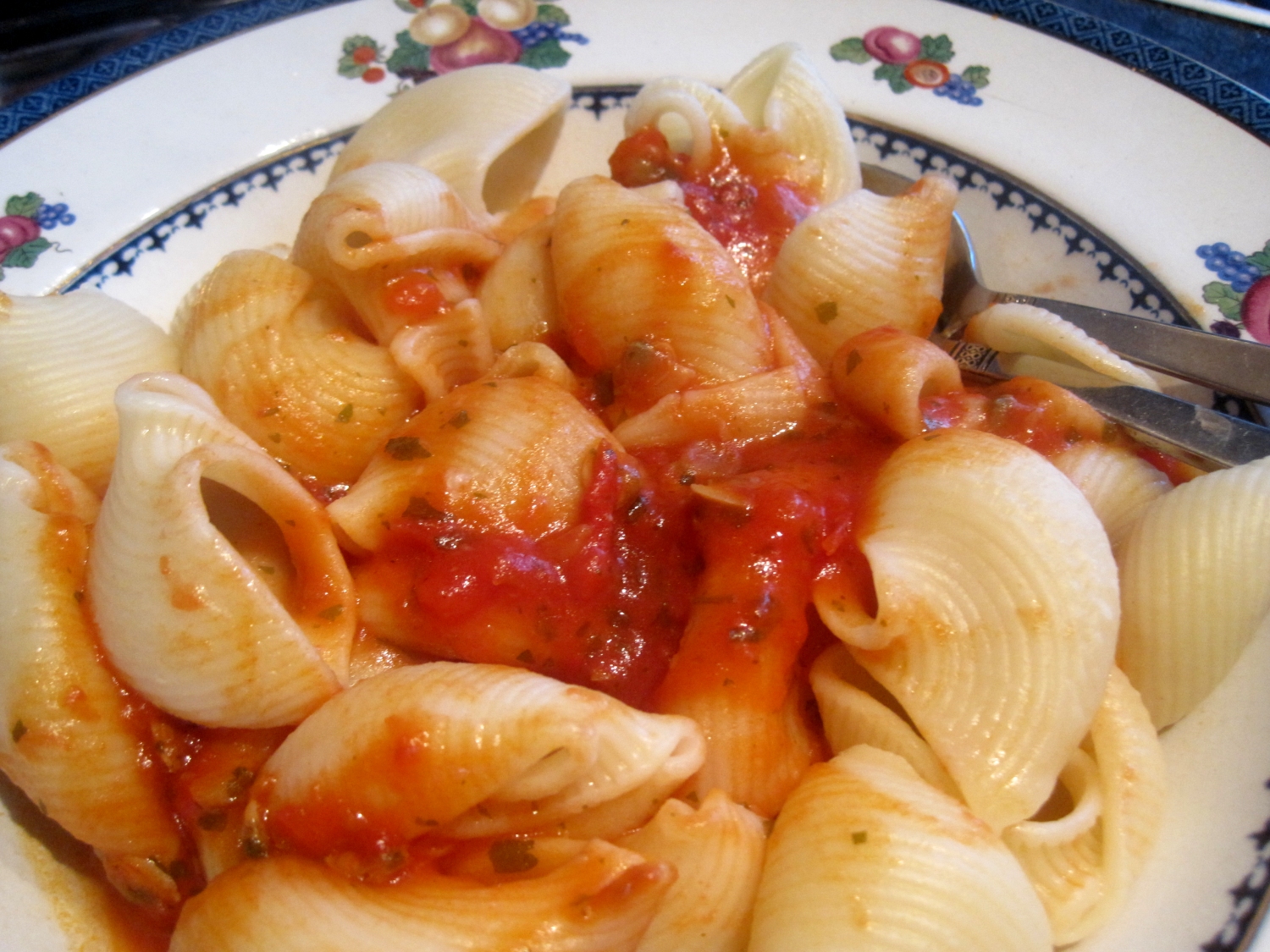 Lynne's Dinners : Lumaconi alla vongole ... Weds 14th June 2012