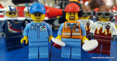 The Brick Castle: LEGO CITY Airport Air Show review set 60103