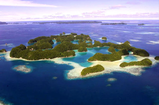 Top 7 Most Ridiculously Shaped Islands [PICS] | Livabl