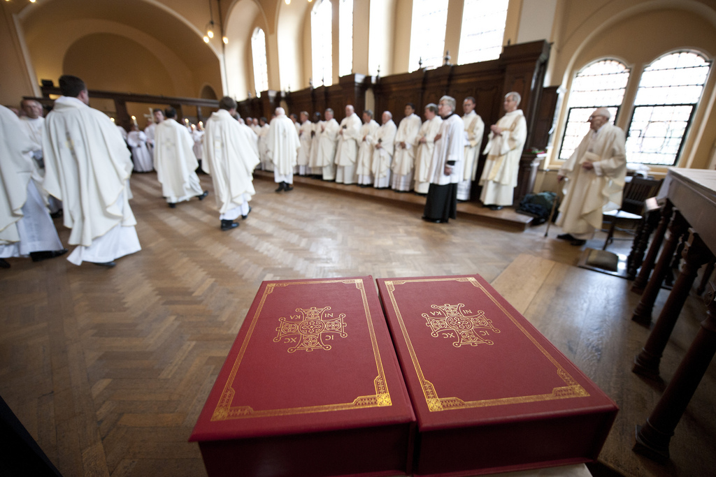 The Acolyte's Tale: Westminster Uses New Altar Missal
