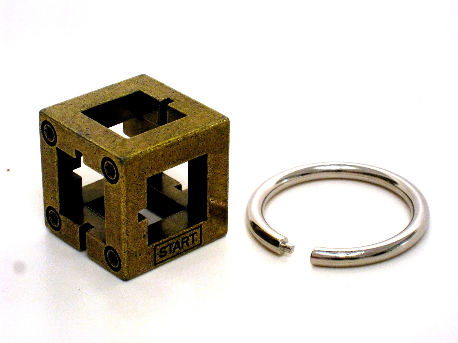 Jerry's Mechanical Puzzle & Brain Teaser Collection: Hanayama Cast Box