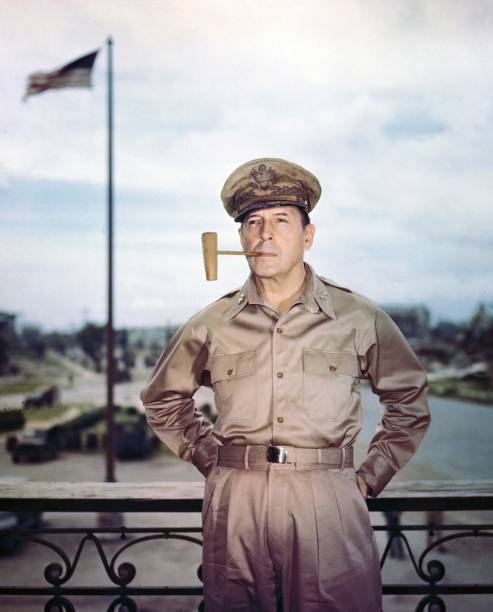 Famous Pipe Smokers: General Douglas MacArthur