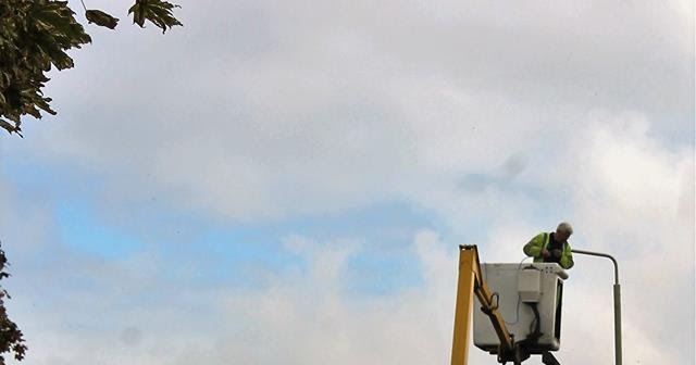 Martin Brookes Oakham: EON fitting new LED Street Lighting in Oakham ...