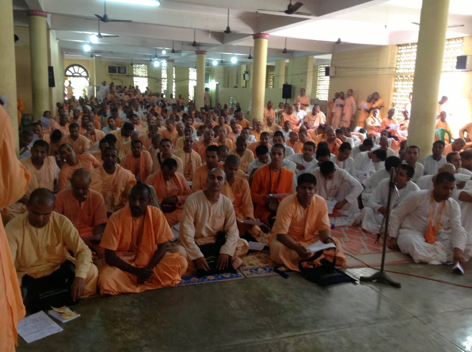 Govinda Kolāhalam: Mayapur Brahmachari Ashram