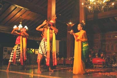 H's: TARI LENGGER TAPENG KULON PROGO