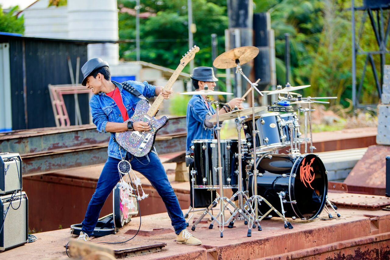 Fragments.: Sarith and Surith: The rhythms flowing from one heartbeat