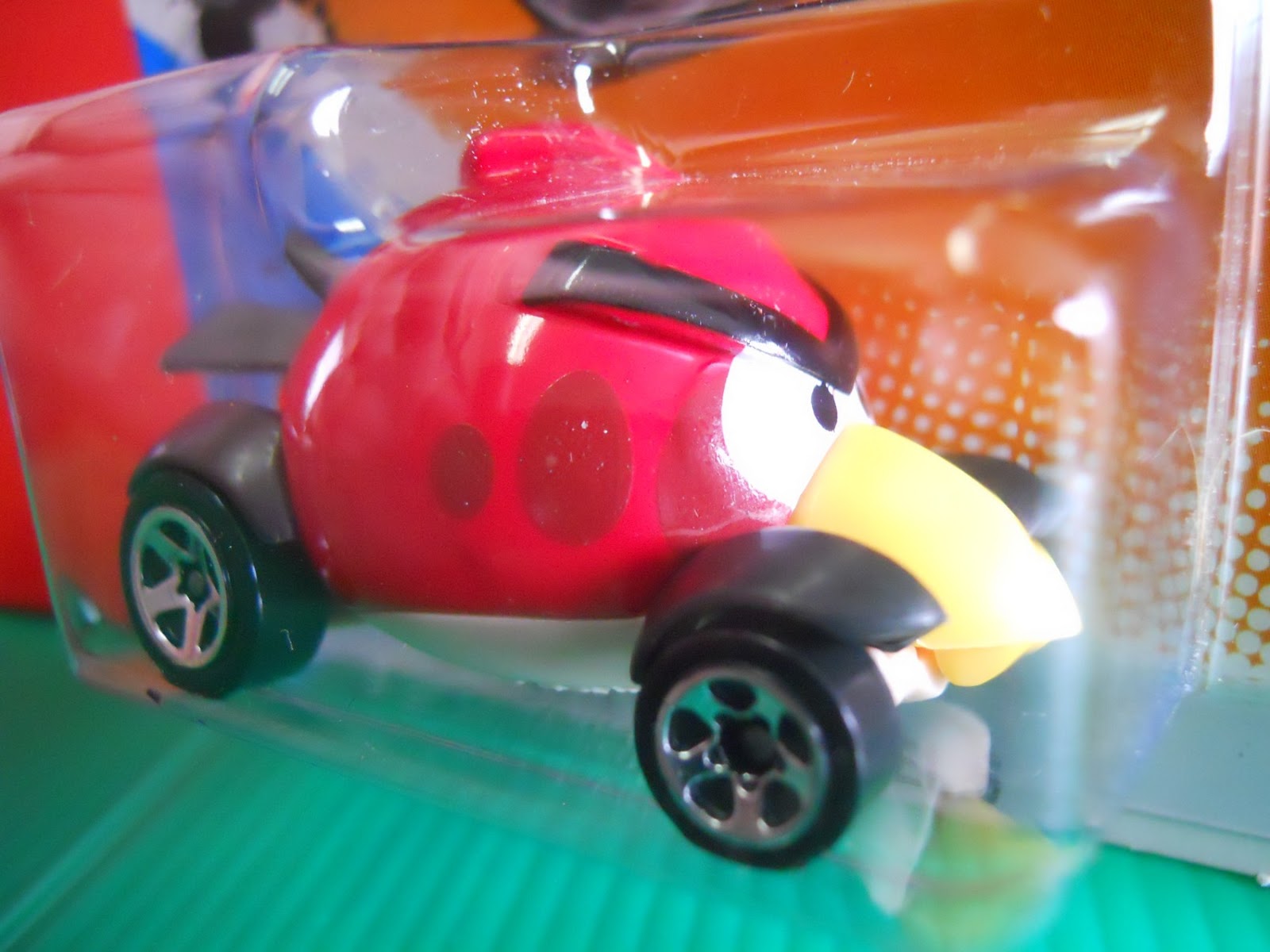 Dexters Diecasts (DexDC): Hot Wheels 2012 #47 Angry Bird ~ Red Bird