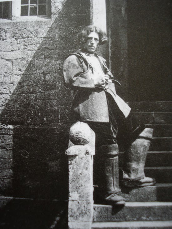 lostpastremembered: Snowshill Manor, Charles Wade and Anglesey Eggs ...