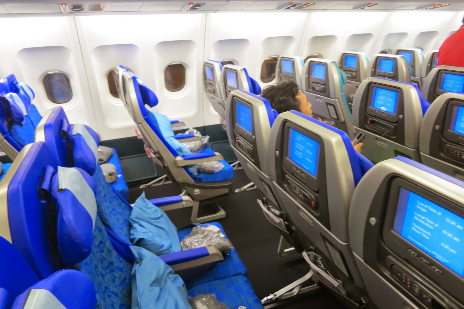 Charles Ryan's Flying Adventure: Flying Cathay Pacific to Hong Kong on ...