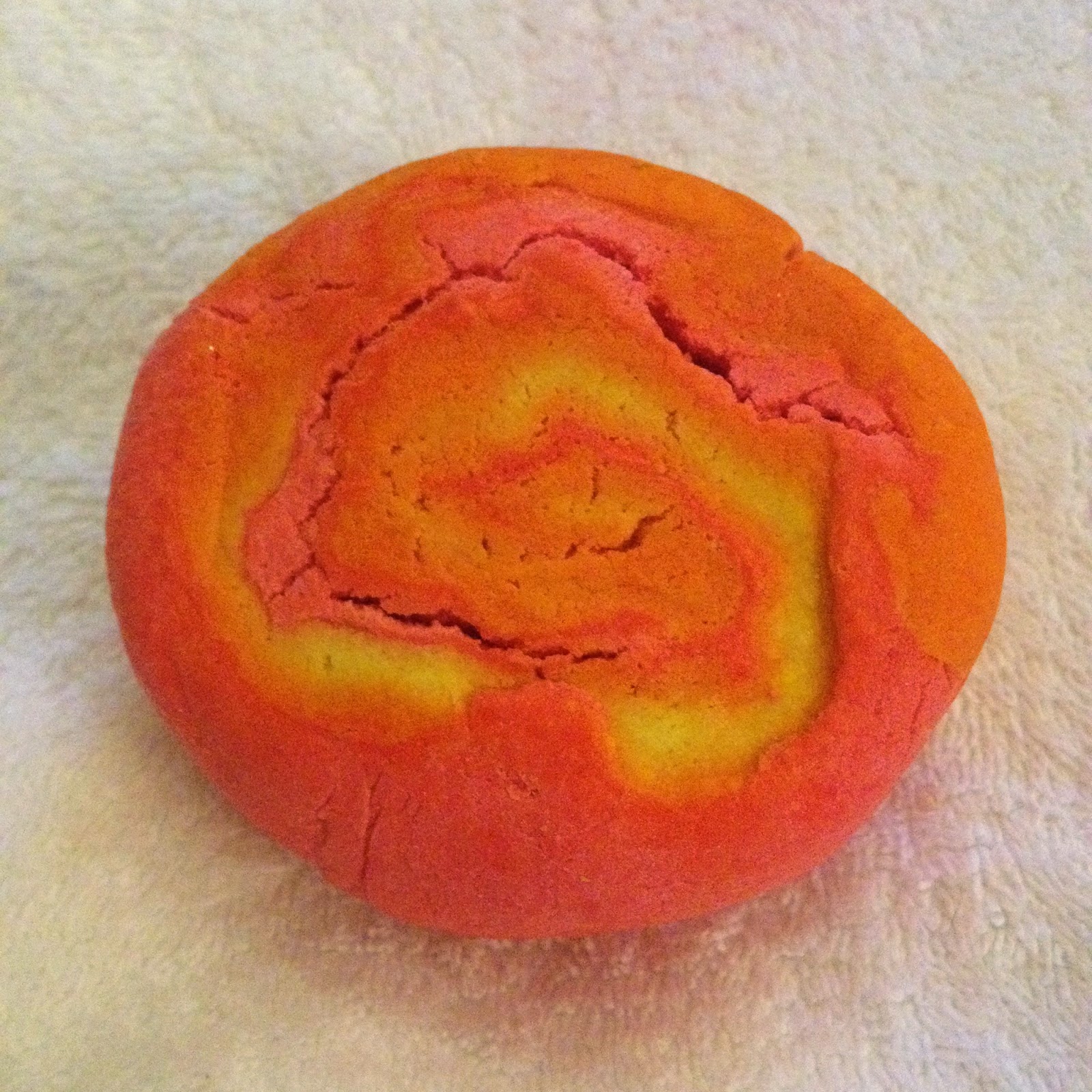 The Powderpuff Room: Brightside Bubble Bar - Lush Review