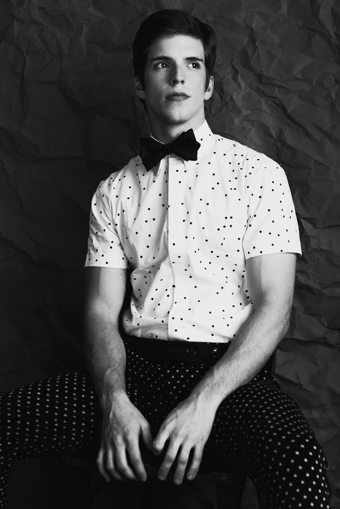 Divines Blog Magazine (BR): JULIO GUERRA