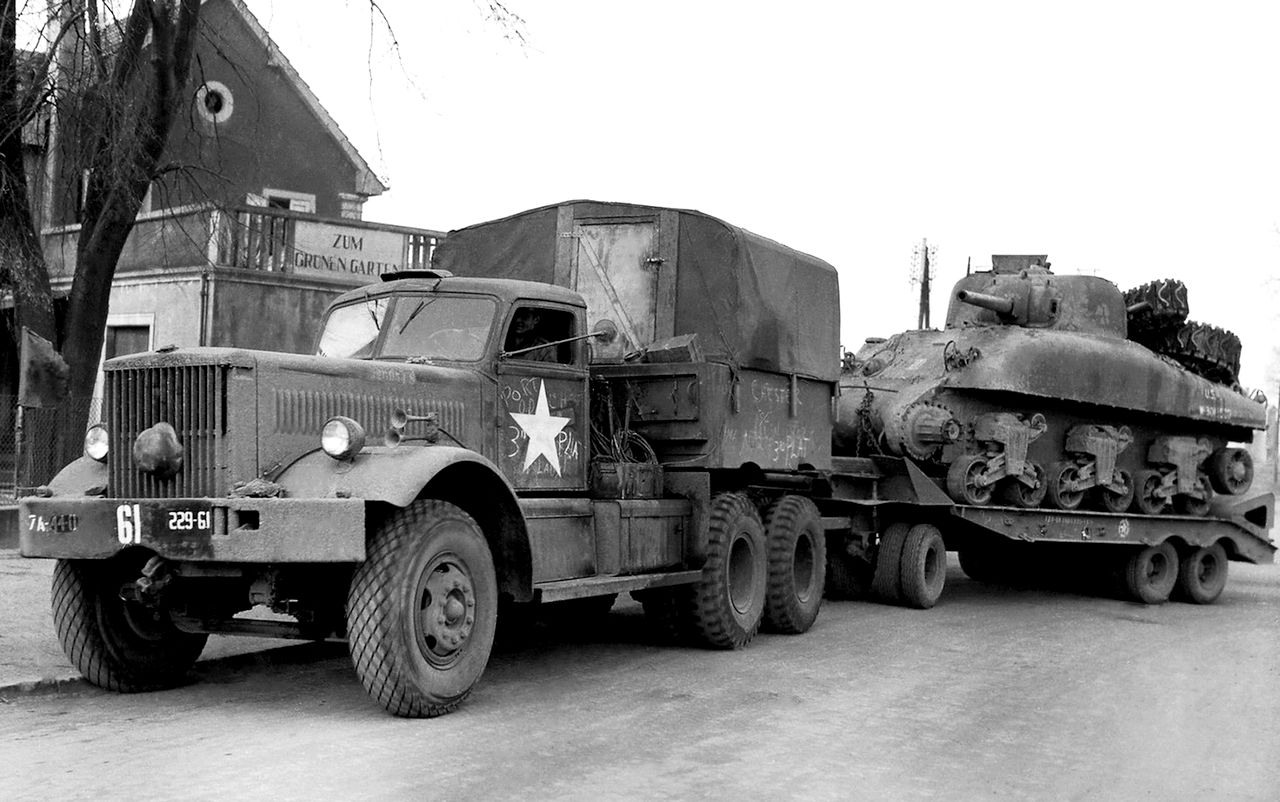 Panzerserra Bunker- Military Scale Models in 1/35 scale: Diamond T980 ...