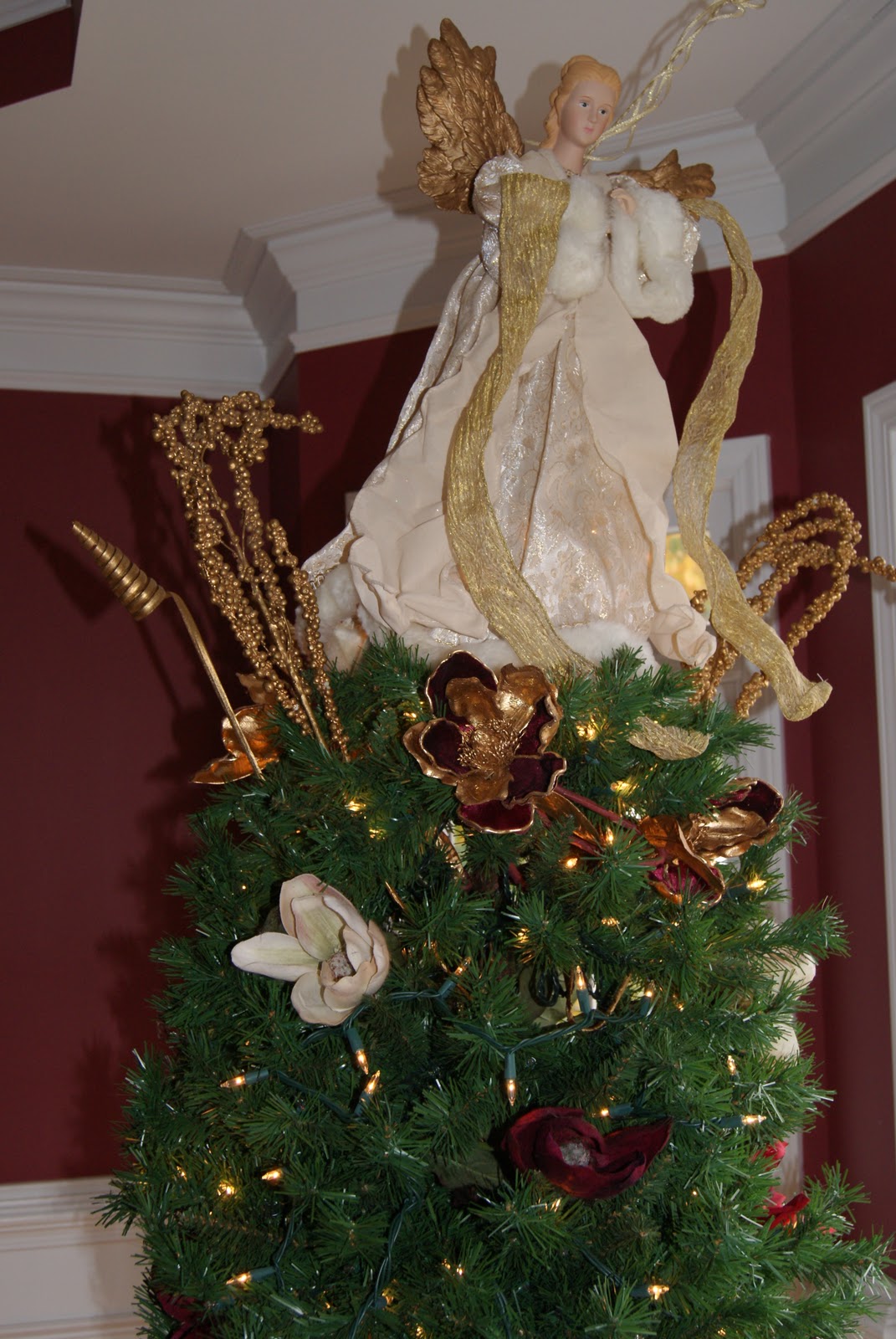 It's the Little Things: How to Layer a Christmas Tree