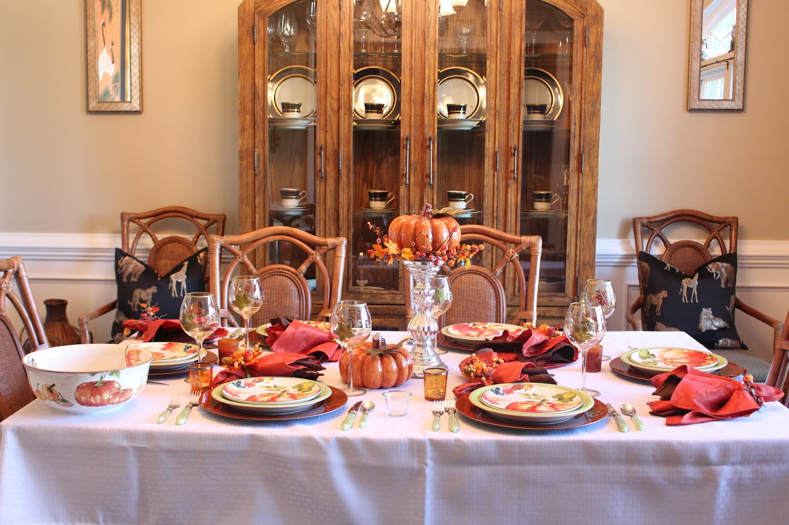 Designs by Pinky: Pumpkins at the Table for Dinner Group