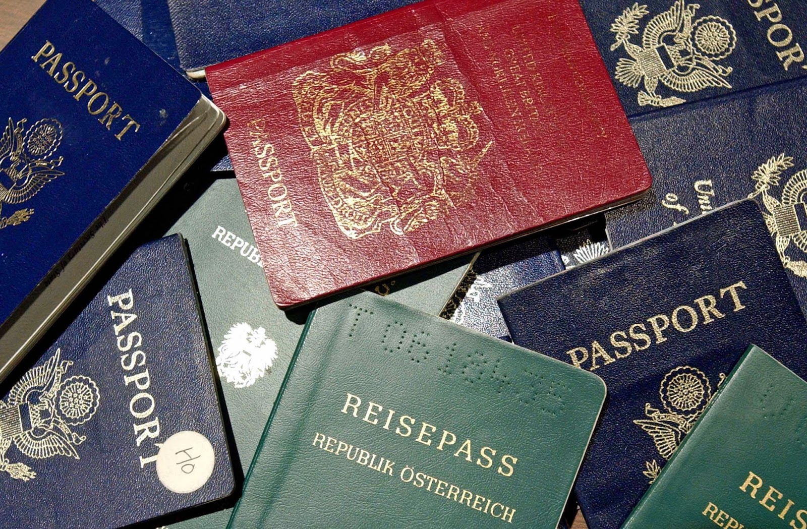 War News Updates: Fake Passports Is Big Business For Crime Gangs Around ...