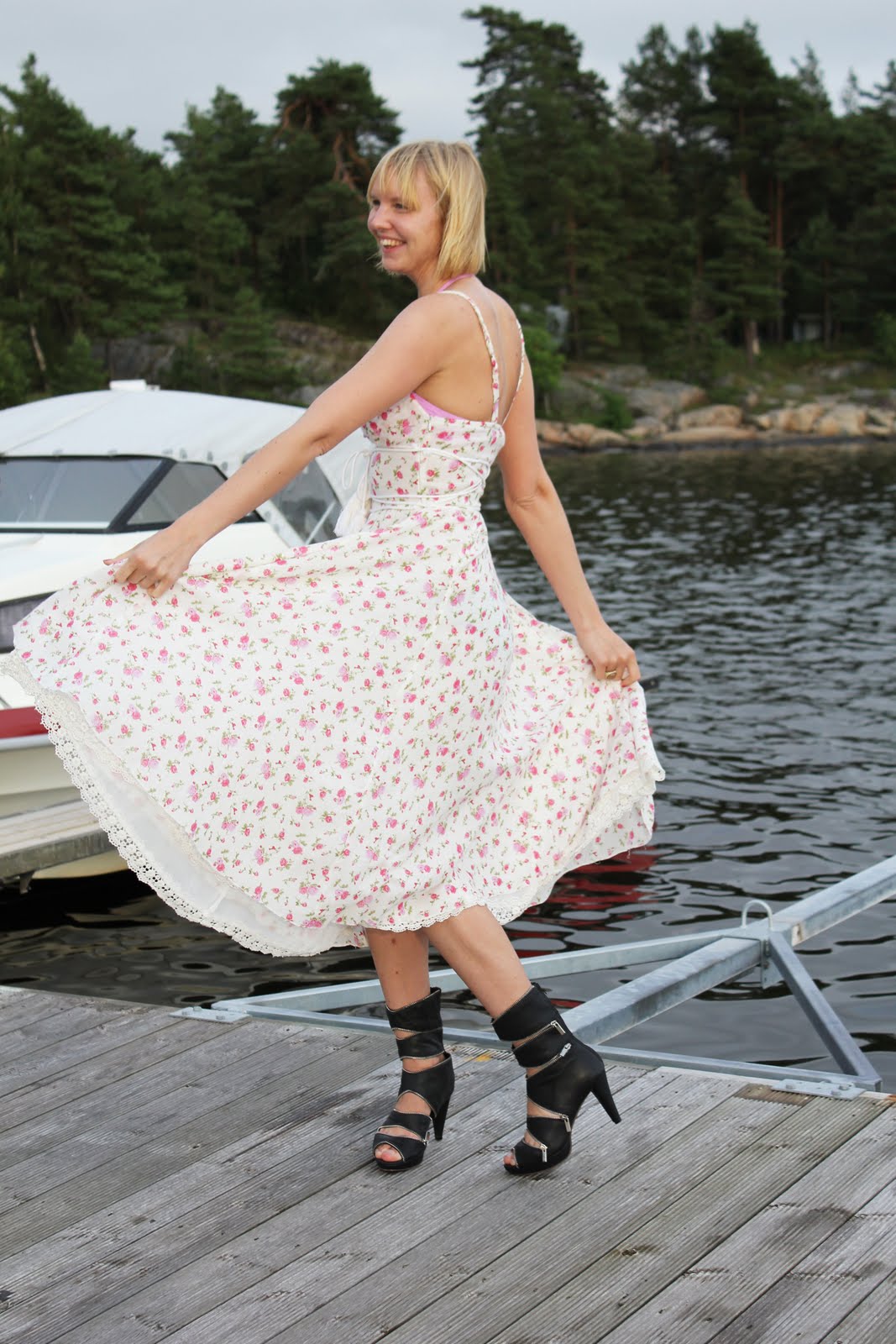 FASHION IN OSLO: Windy dresses by the sea