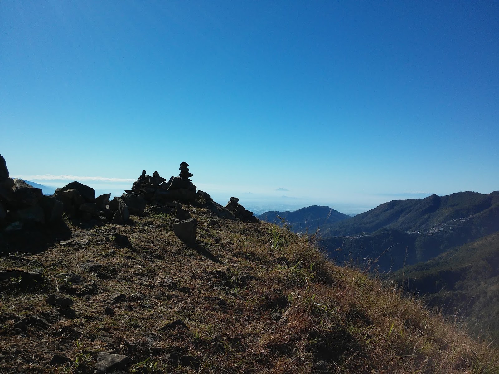 Mt. Ulap Eco Trail Travel Guide - moredantravels