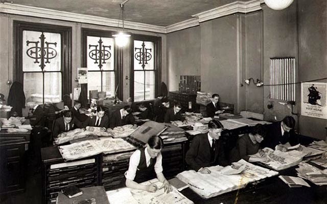 30 Vintage Photographs That Show Old Offices and People Who Were ...