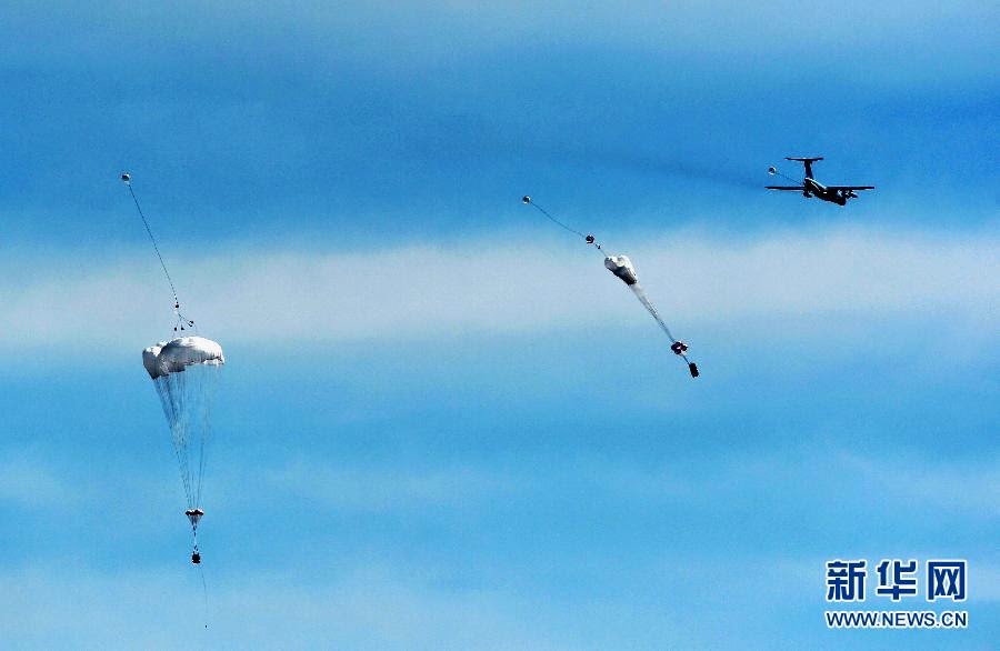 China Defense Blog: Photos of the day: HJ10 heavy ATGM