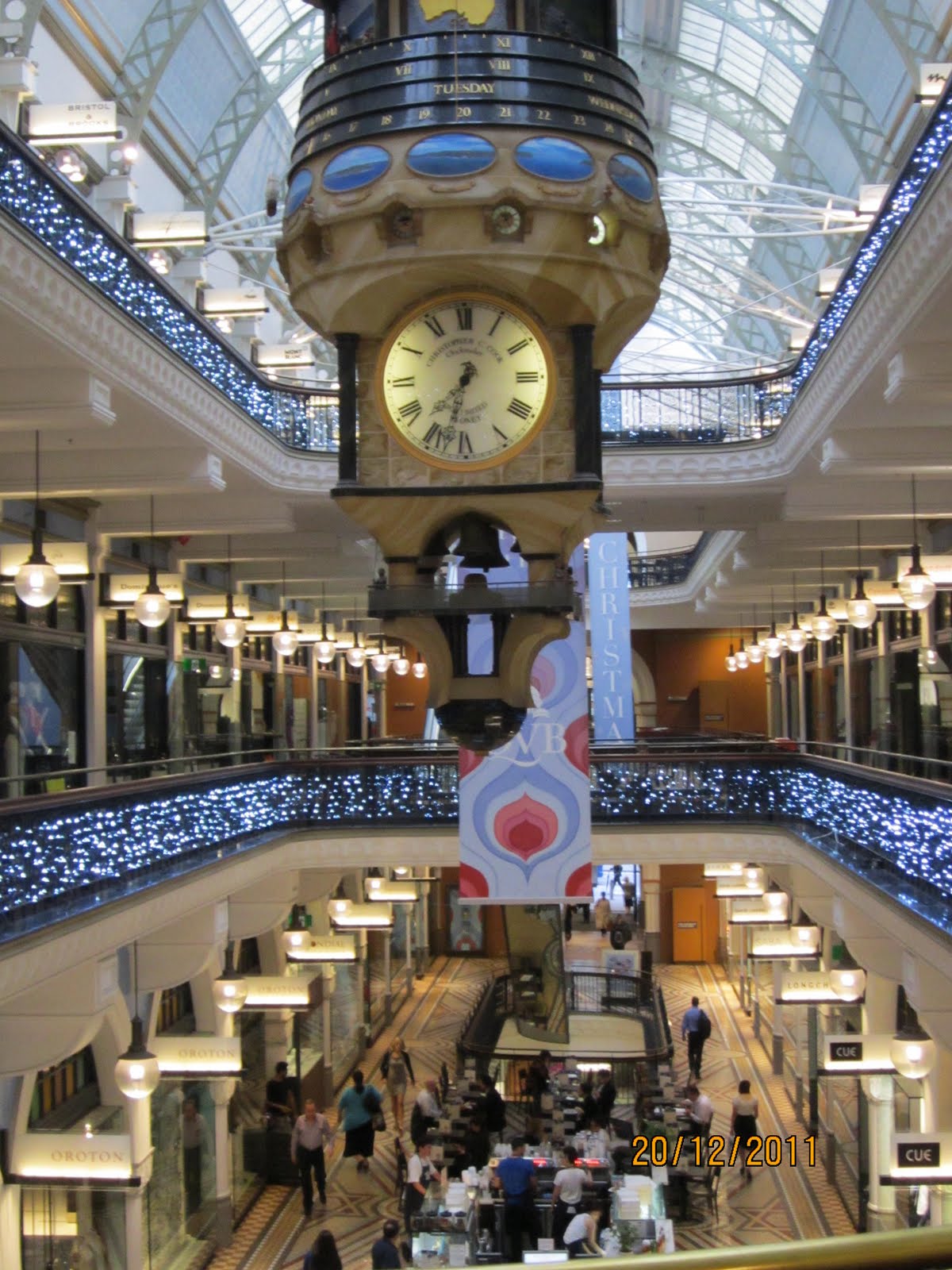 Kerancia: Discover a Swarovski Xmas Tree, QVB Building - Sydney Australia