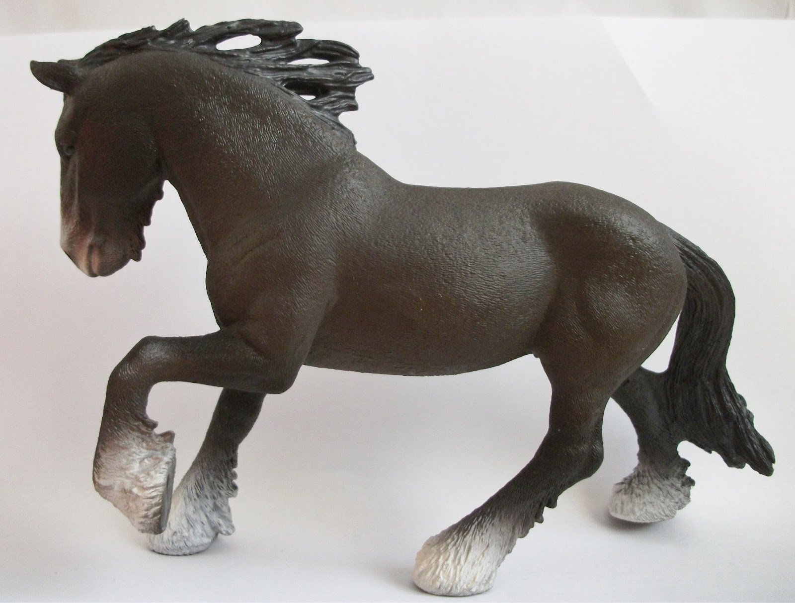 Chestnut Heartbeats: 2013 Schleich Shire Stallion