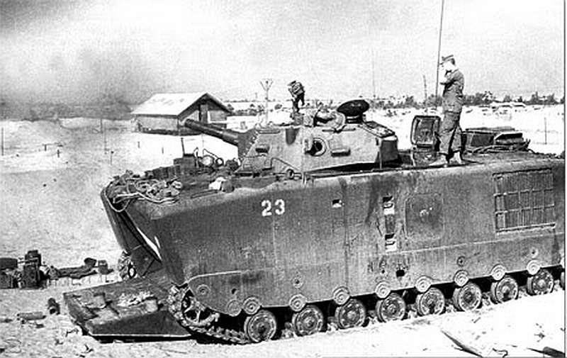 SNAFU!: USMC Amphibious Combat Vehicle. Direct or Indirect Fire Variant?