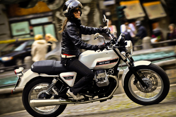 MOTO DESIGN E PASSIONI: Guzzi Girls