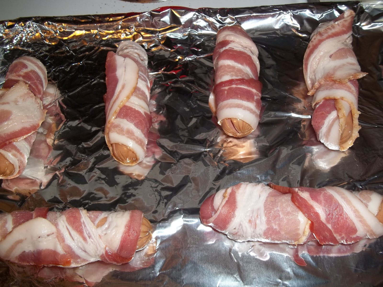 FoodThoughtsOfaChefWannabe: Hot Dogs...Smith style. SMITH DOGS!