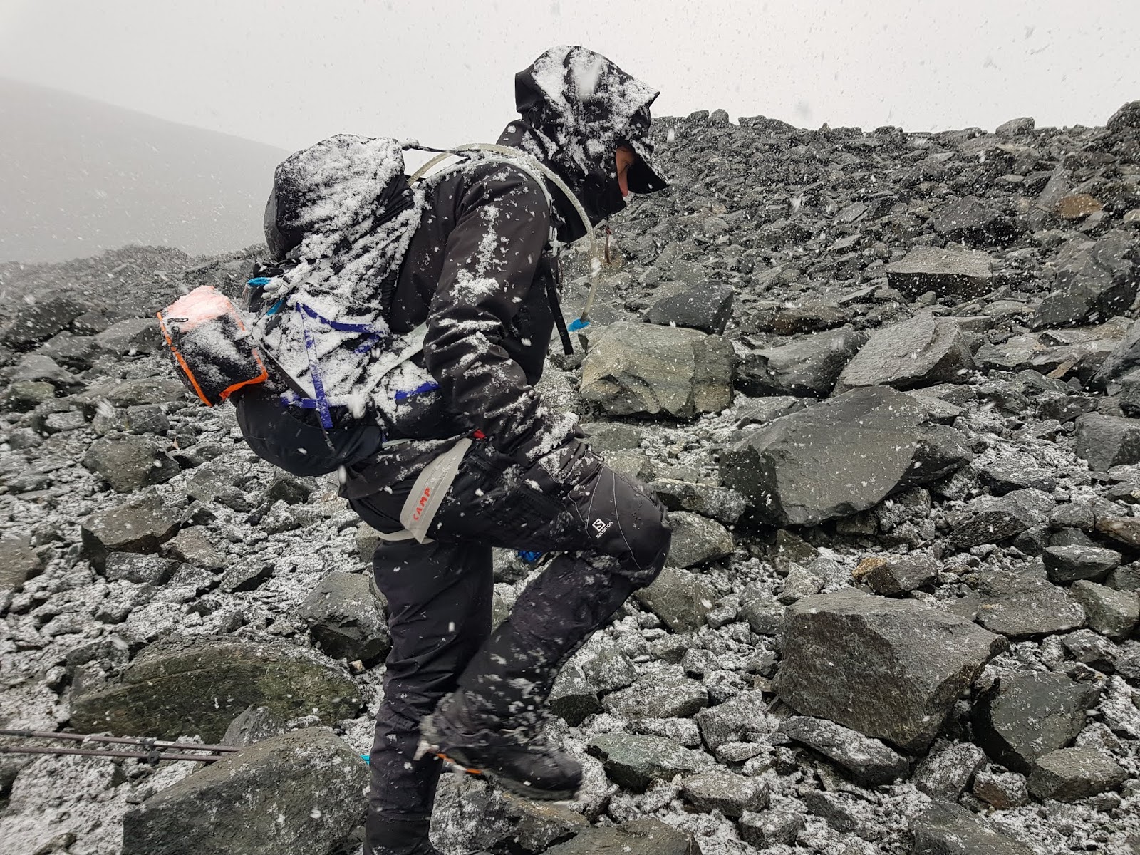 Galdhøpiggen, 2a turen i september: kuling, regn, snö, dimma och ...