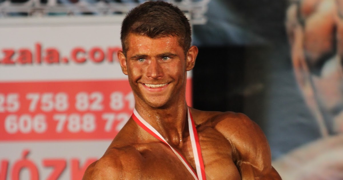 Bodybuilder Bulge, Posing Trunks, VPL: Piotr Wolniak: small sleek shiny ...