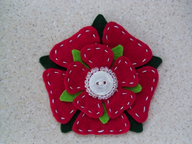 Home Jules: Lancashire rose brooch