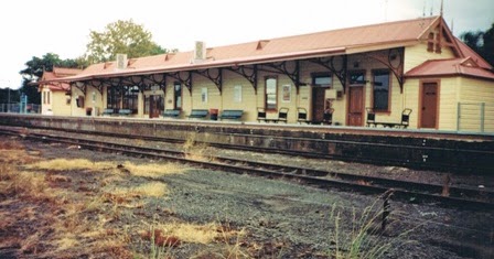 Phillip Overton: Lismore: The Late Night Limited