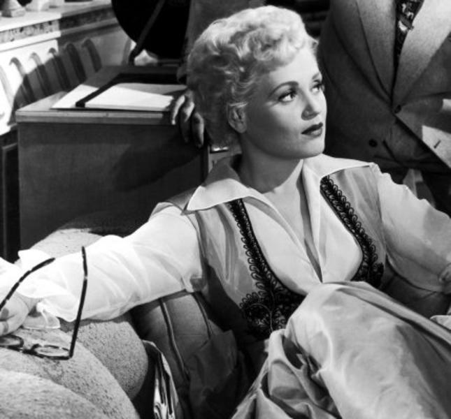 Pin Up Life: Judy Holliday