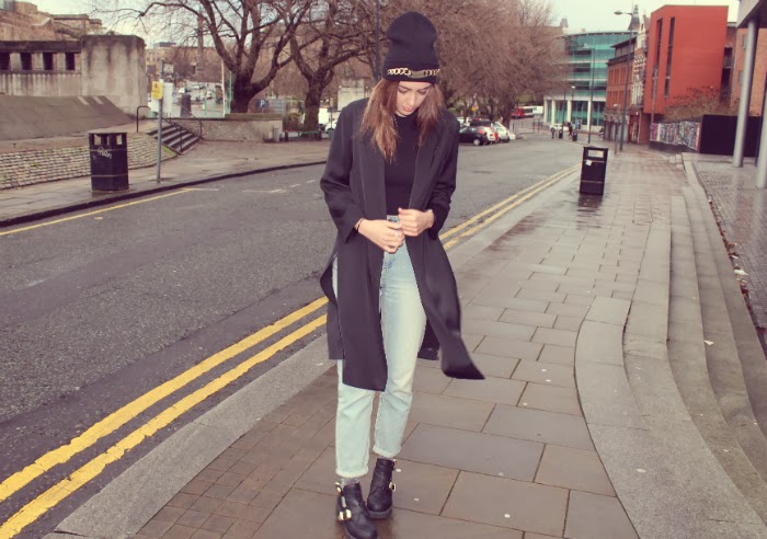 Gold Chains in the Beanie Life – mon.agar