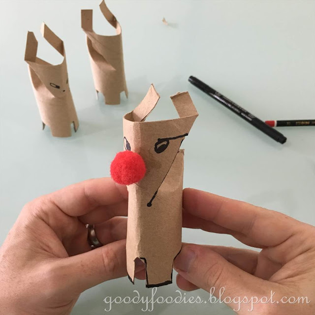 GoodyFoodies: Christmas Crafts: How to Make Rudolph / Reindeers from ...