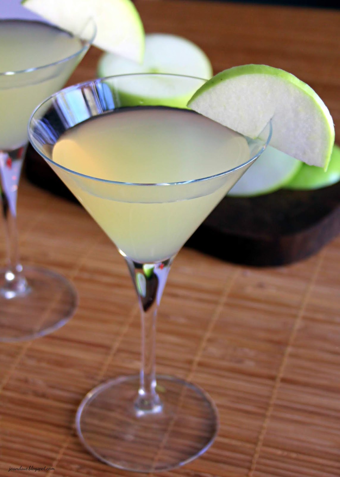 Jo and Sue: Appletini