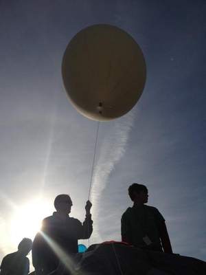 The Green Bay Mike & Key Club: Green Bay area weather balloon carrying APRS