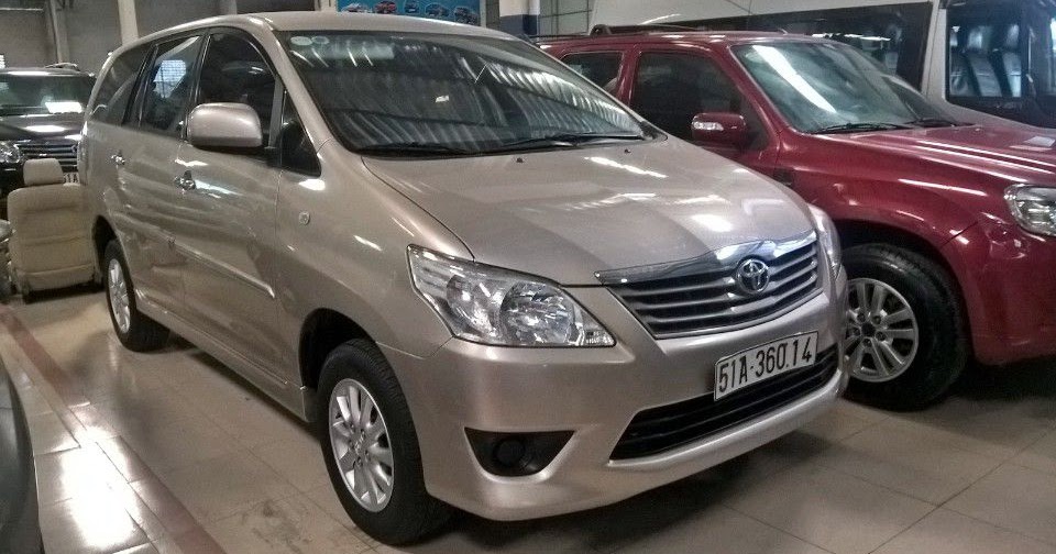 BÁN XE TOYOTA INNOVA V - 2012- MÀU VÀNG CÁT XE FORD CŨ CHÍNH HÃNG