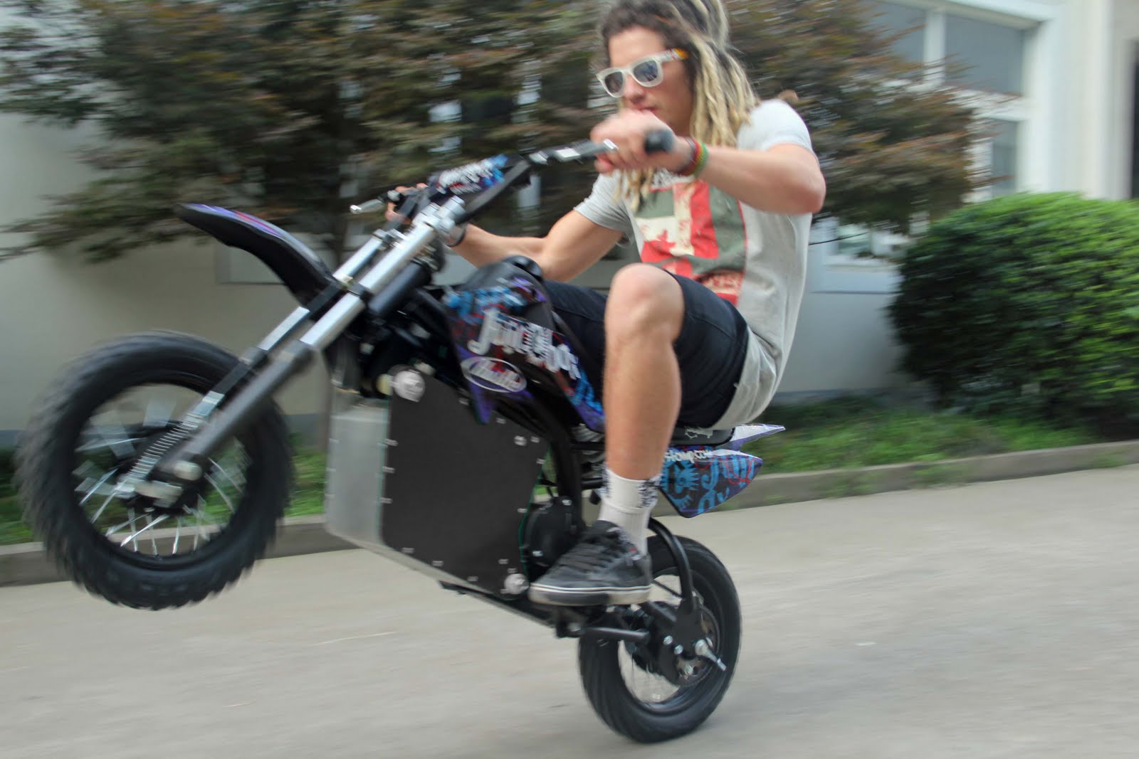 stomp: JuiceBox Electric