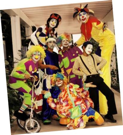 BADUT SURABAYA: AKROBAT SIRKUS