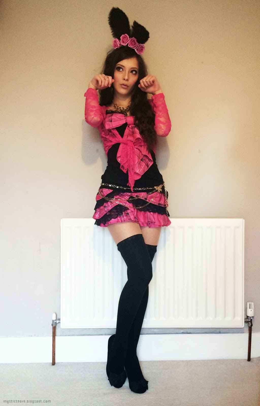 Rosey Rabbit - Hello Lizzie Bee