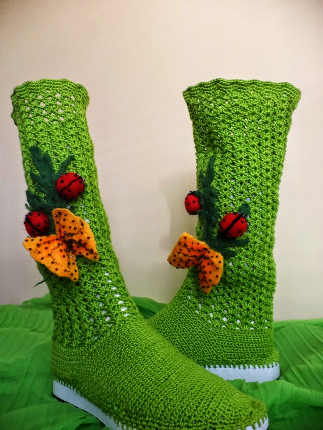 biju4everybody-bijuterii handmade: Cizme crosetate cu fluturi si buburuze