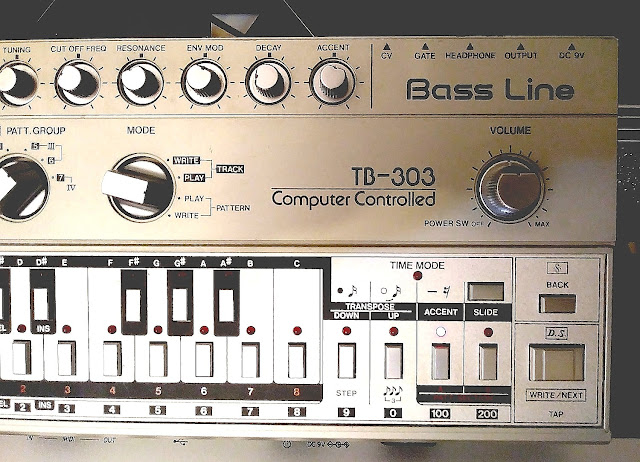 MATRIXSYNTH: Roland TB-303 Bass Line Synthesizer