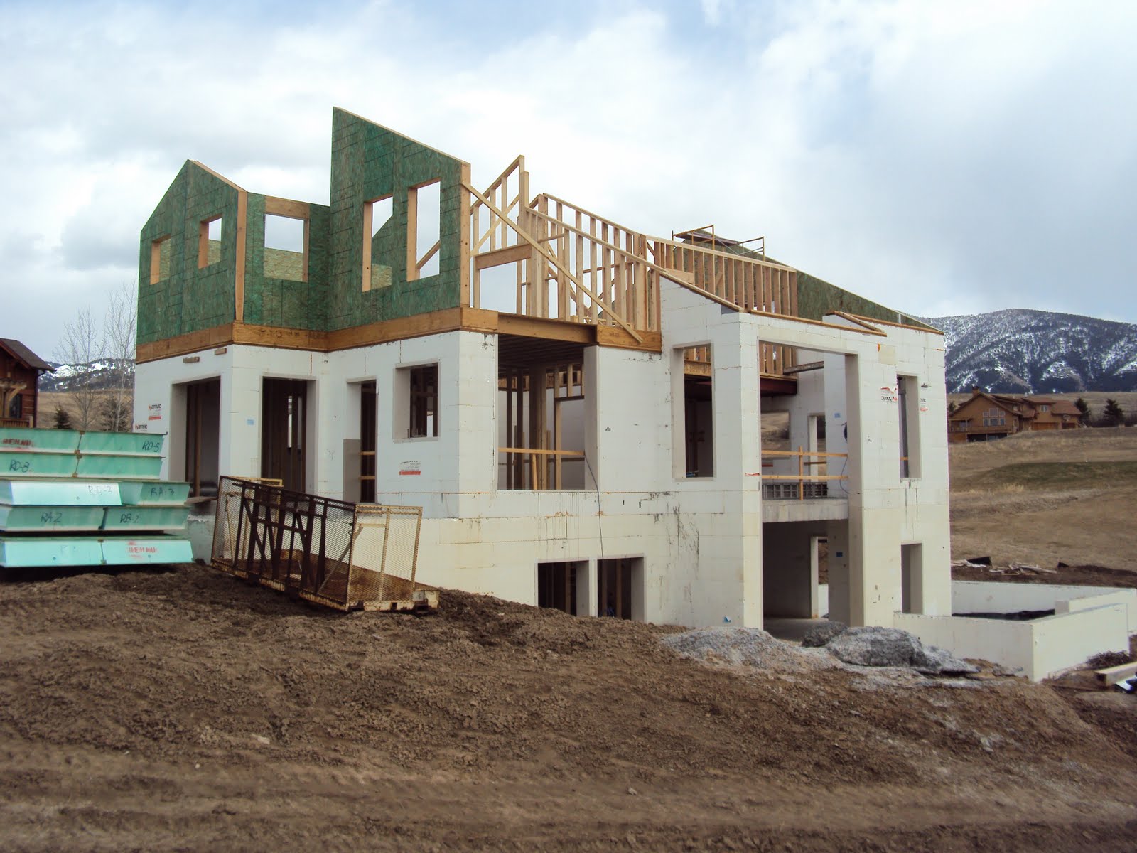 REHAU MONTANA ecosmart house Blog: Experimental Heat Sink Storage Concept