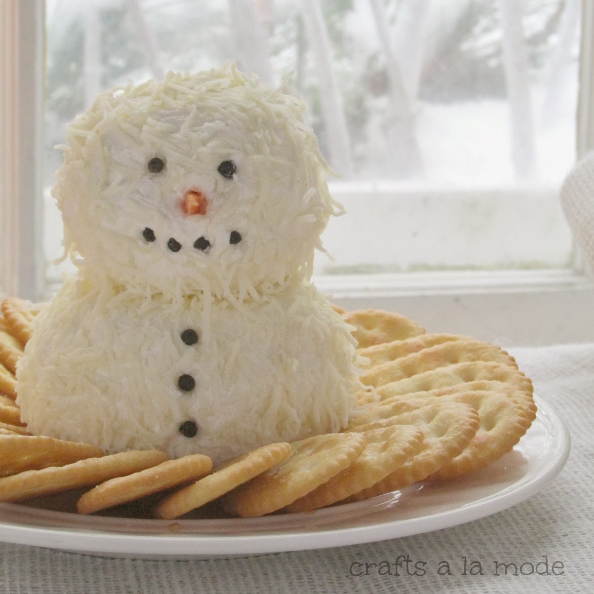 Cute and Yummy Snowman Cheeseball - Crafts a la mode