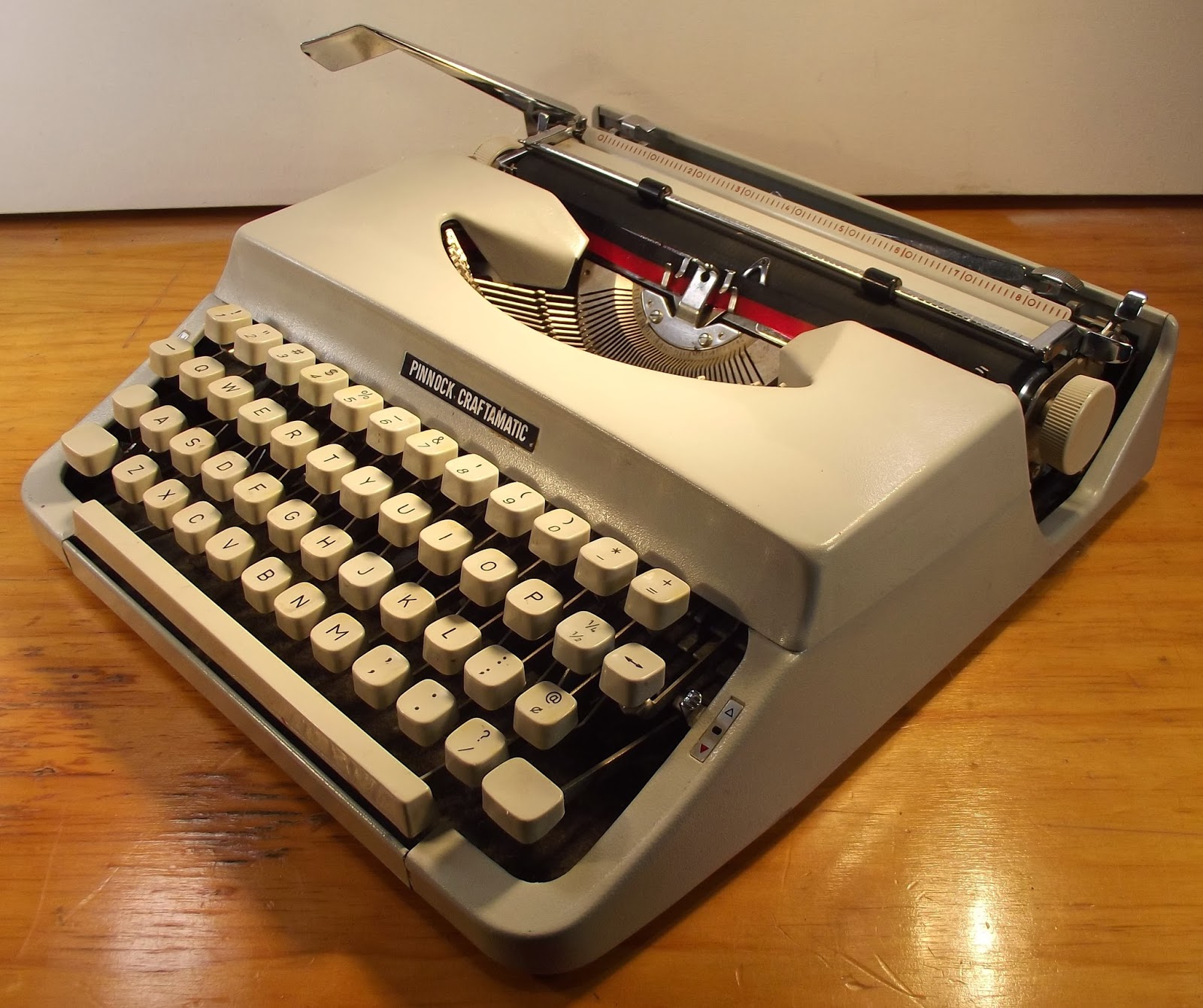 oz.Typewriter: Departure Lounge (Economy Class): Portable Typewriters ...