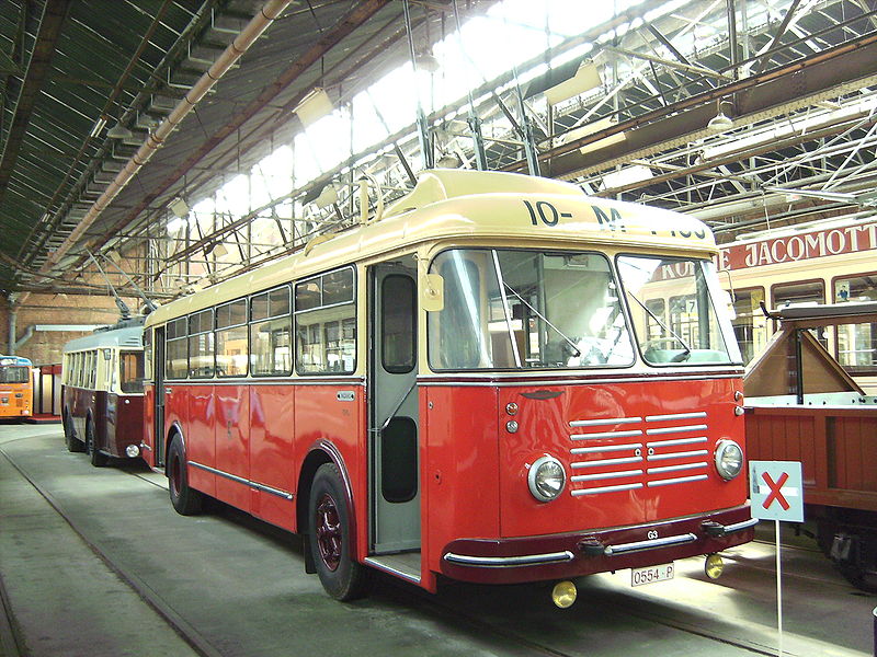 Girobuses: cuando recargaban autobuses "dándoles cuerda" – Ciencia ...