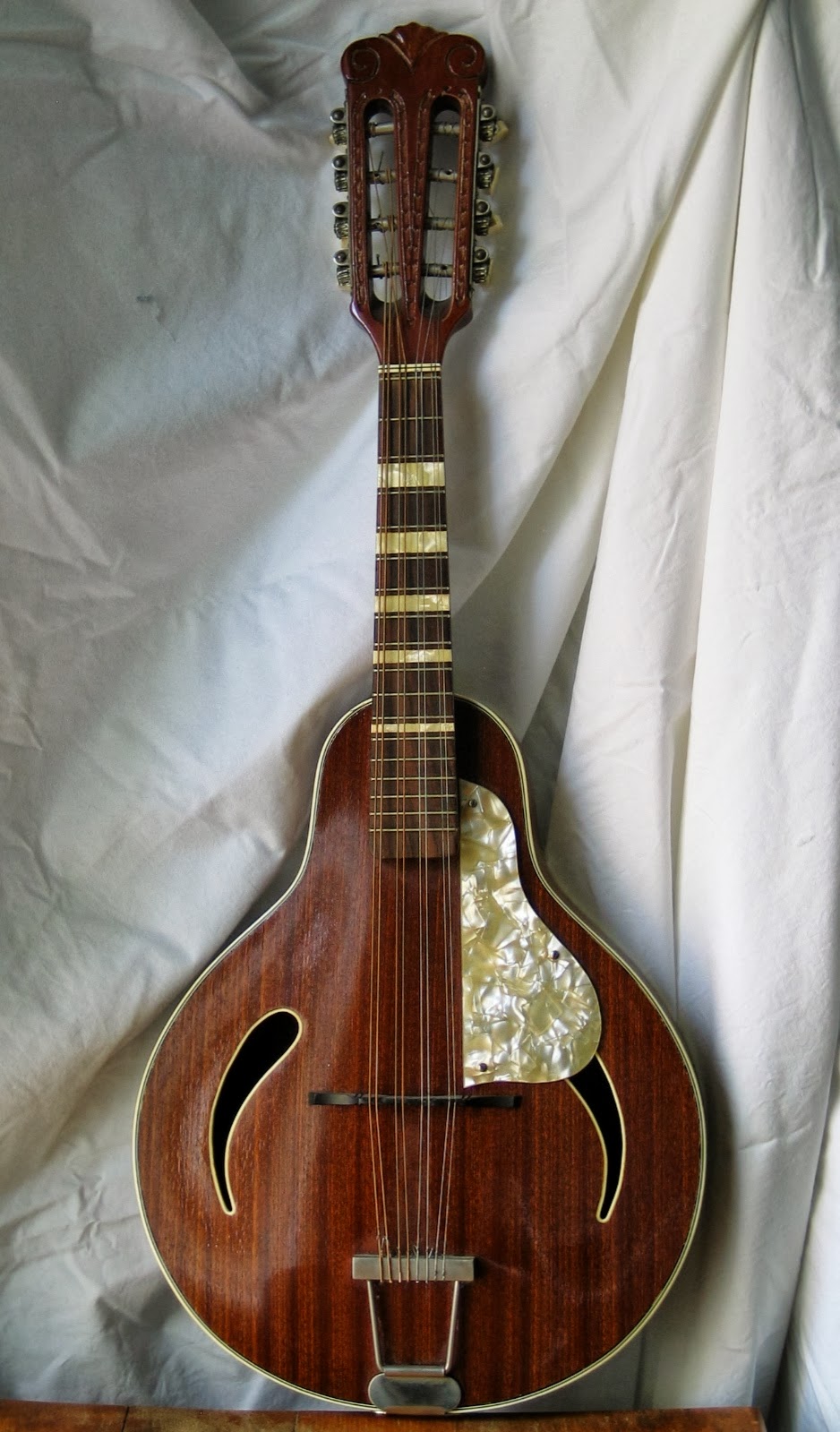 LVI GUITARS: 1958 545 Hofner Mandolin